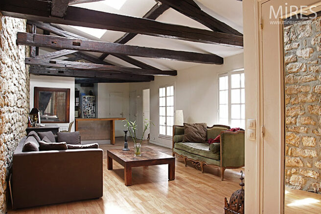 Pierre et poutre apparentes. C0144 | Mires Paris