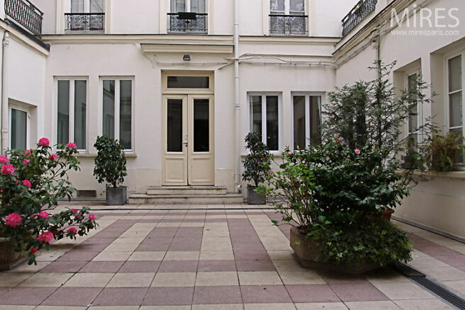 Cour parisienne. C0527 | Mires Paris