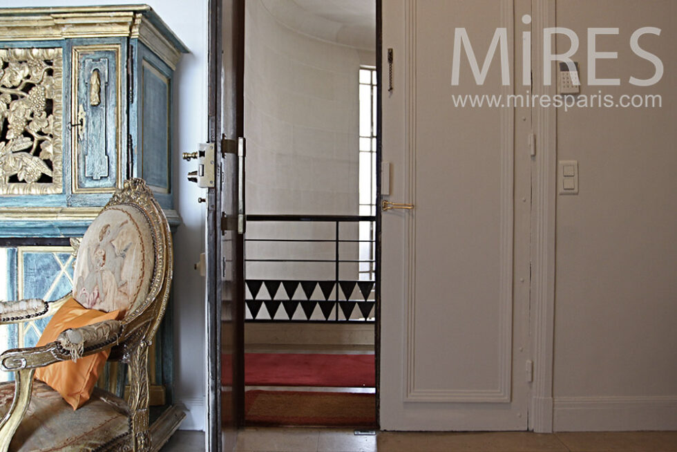 C1353 – Classic and original apartment | Mires Paris