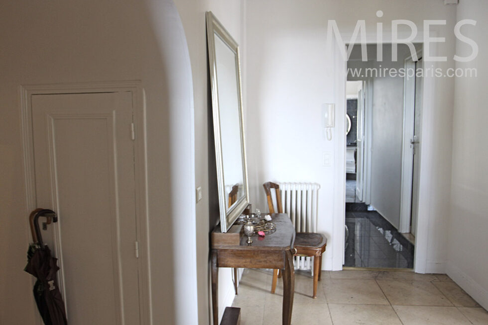 C1353 – Classic and original apartment | Mires Paris