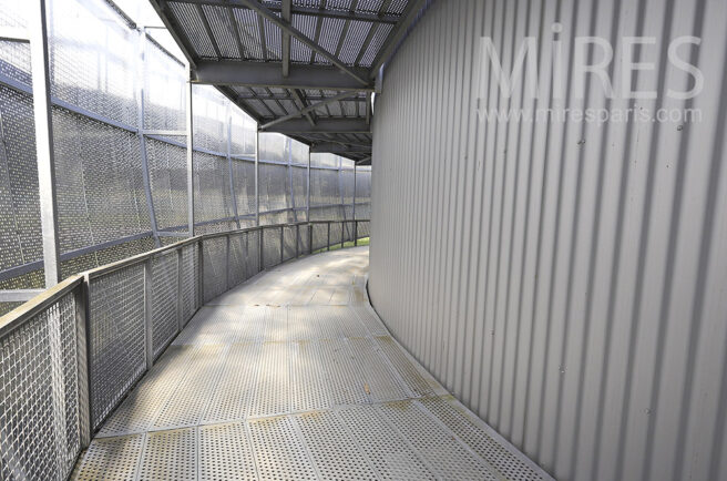 Coursive métallique. C1920 | Mires Paris